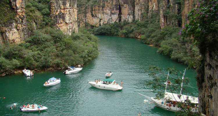Conheça a Lagoa Azul, Cenário Cinematográfico da Cidade de Capitólio