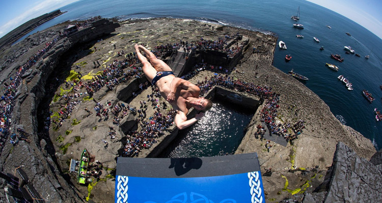 Você Sabe o Que é Cliff Diving? Conheça Esse Esporte Muito Radical